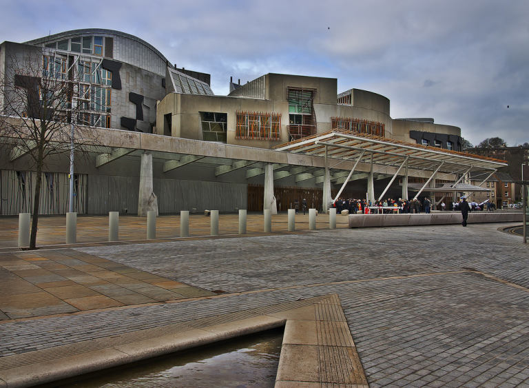 Scotland_Holyrood_parliament_Edinburgh | JeotermalHaberler - Jeotermal ...